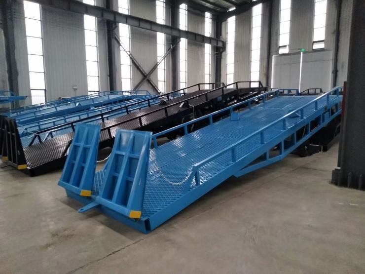 Steel Frame Steel Dock Ramp 8mm Slip Resistant Mesh Adjustable Speed ...